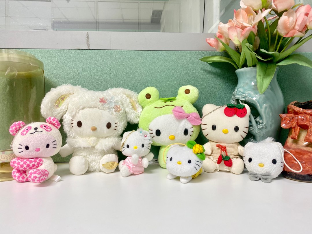 Vintage Hello Kitty Snow Rabbit with charms, Hobbies & Toys, Toys ...
