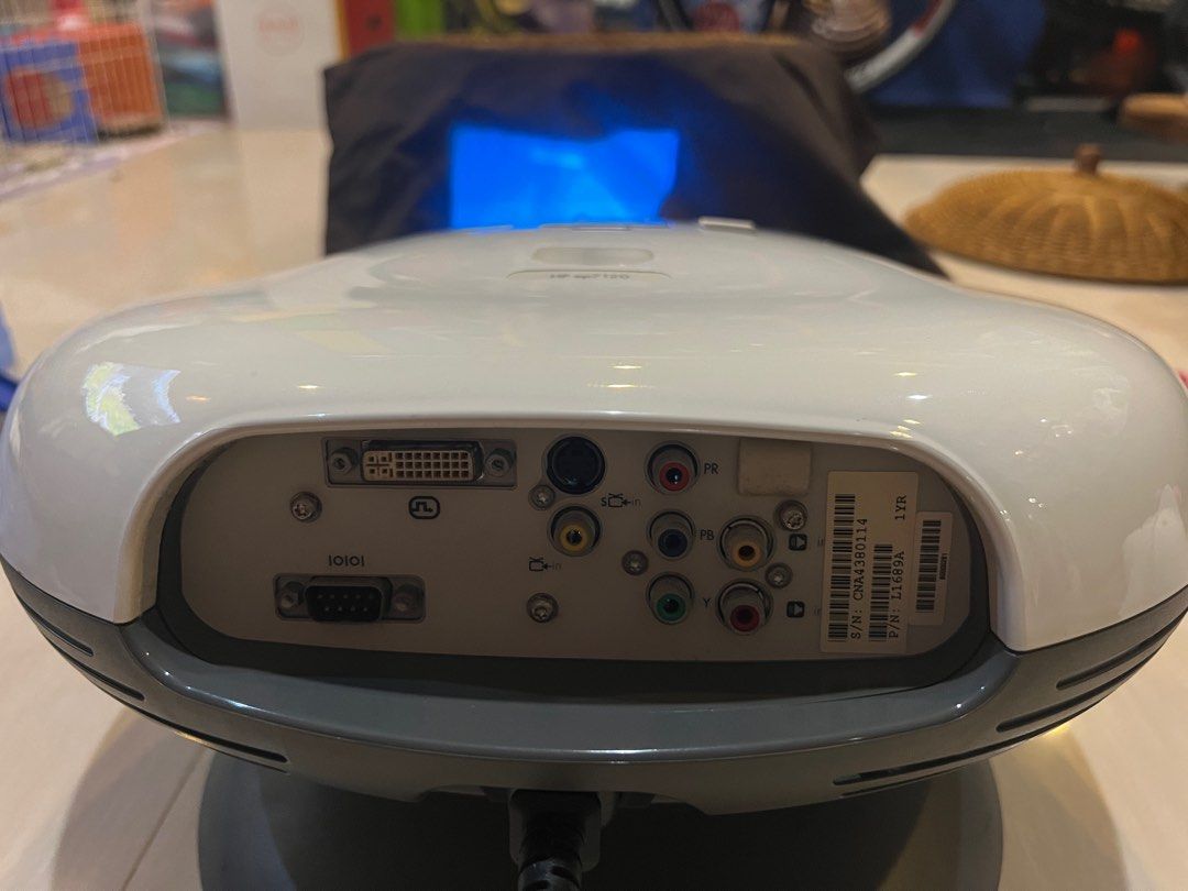 Vintage HP DLP Overhead Projector (DVI / HP ep7120) w/ pull down screen ...