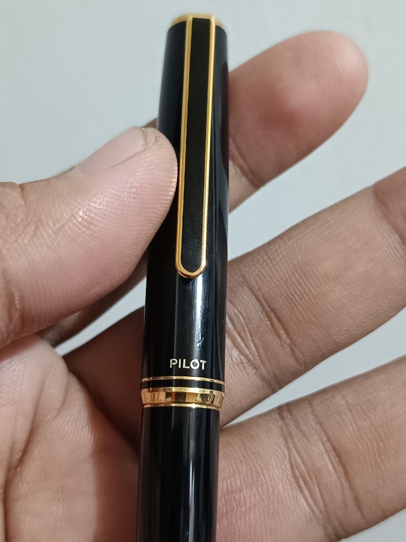 Vintage PILOT fountain pen with 14K 585 solid Gold M Nib A1197. Made in ...