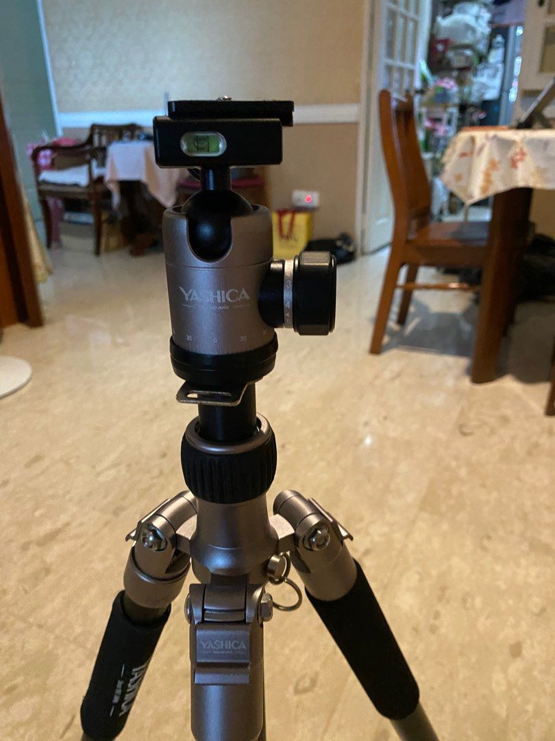 Yashica YT550 camera tripod with carrying case, Photography ...