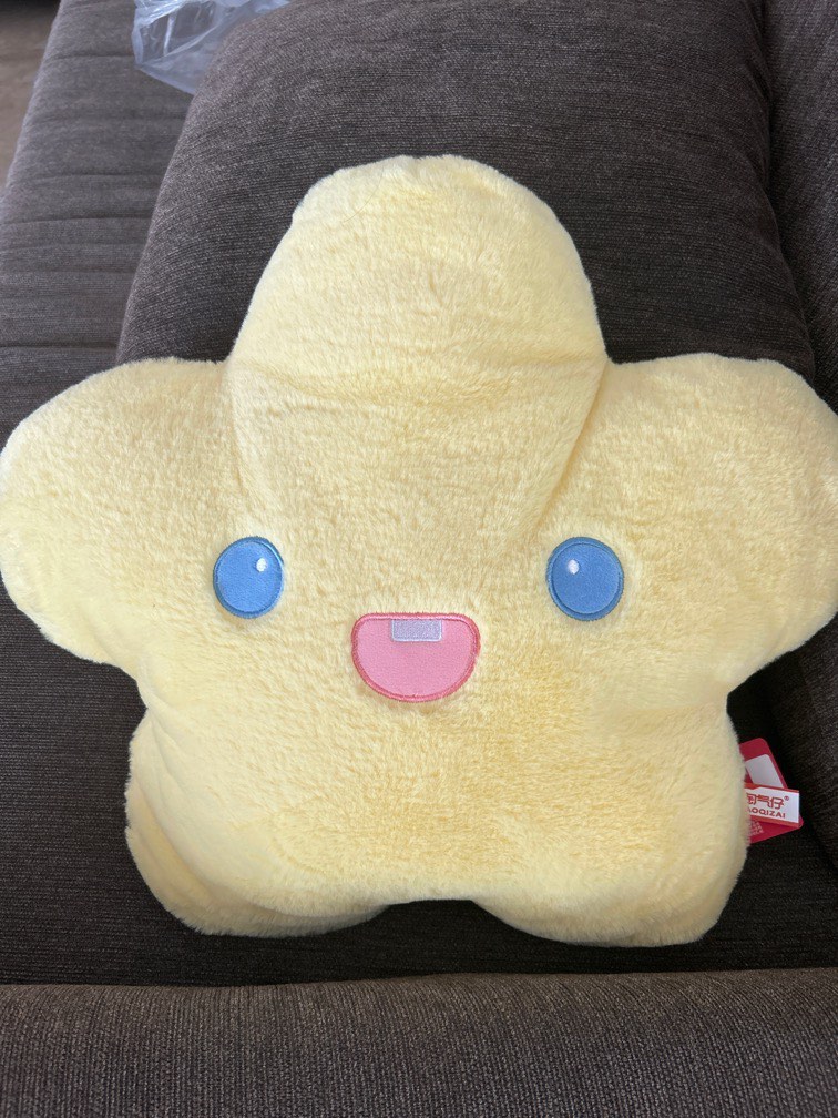 Yellow Star Plushie, Hobbies & Toys, Toys & Games on Carousell