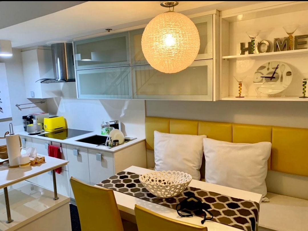 2 Bedrooms Bi-Level Unit At The Columns Legazpi Village, Property, For ...