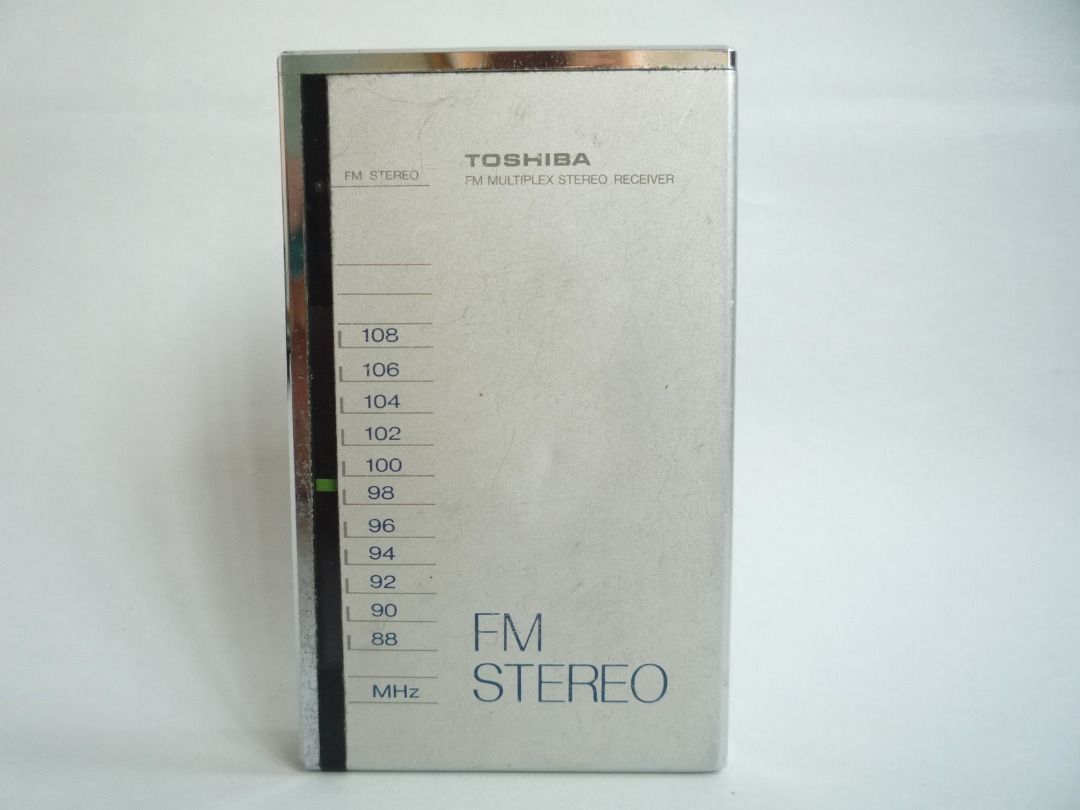 (壞機) 80年代 Toshiba FM multiplex stereo receiver 收音機 Radio, 音響器材, 可攜式音響設備 ...
