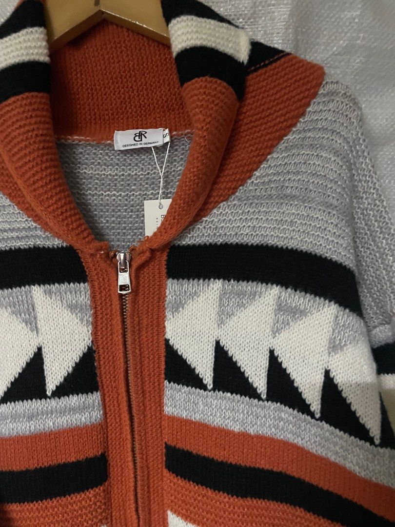 全新 BELLEZZA REPUBLIC 圖騰毛衣外套（A2, 他的時尚, 外套、夾克、大衣在旋轉拍賣