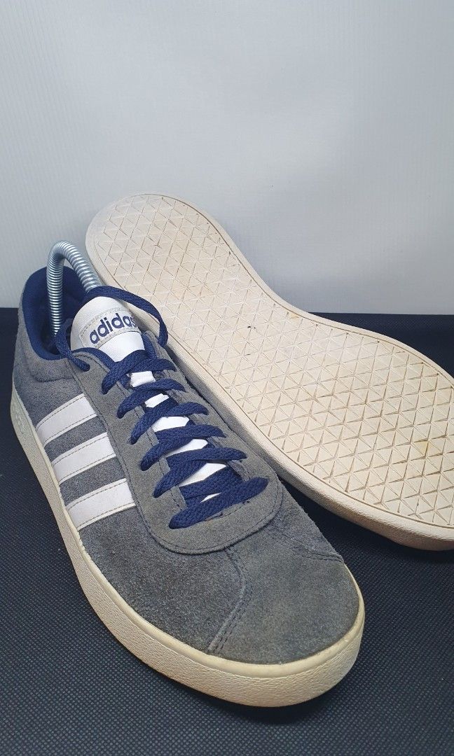 Adidas suede, Fesyen Pria, Sepatu , Sneakers di Carousell