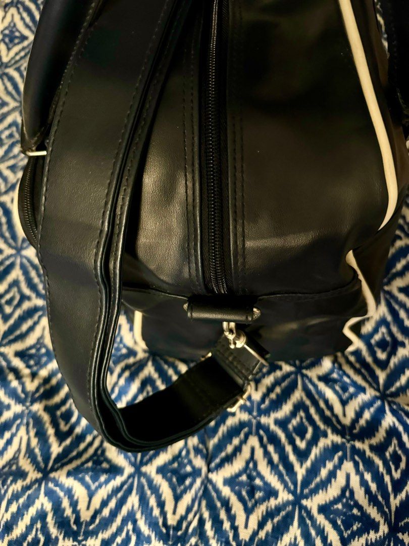 Authentic Perry Carry On / Shoulder /Mens bag, Men's Fashion, Bags ...