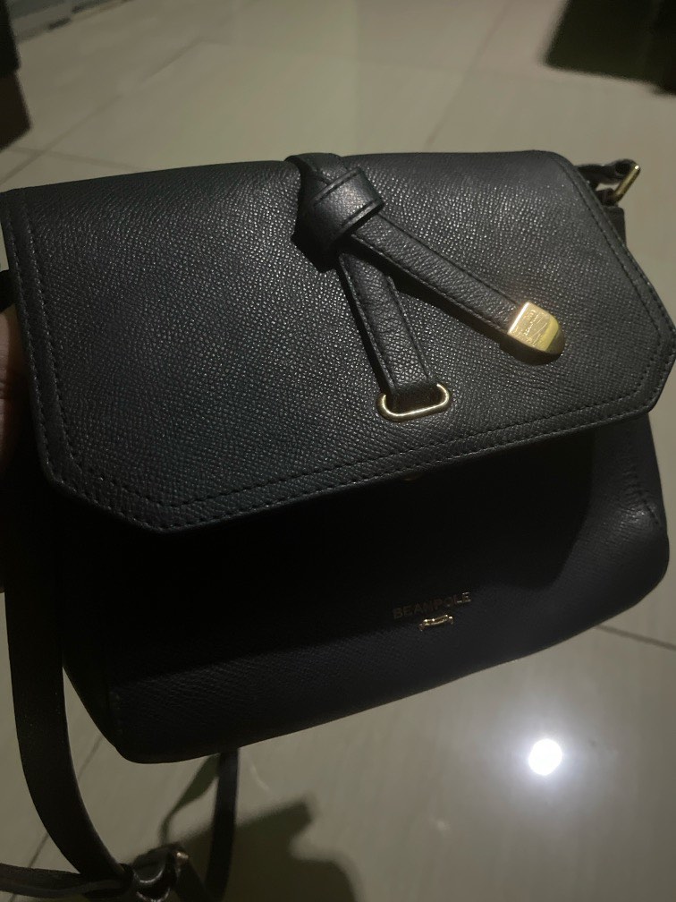Beanpole crossbody small size, Luxury, Bags & Wallets on Carousell