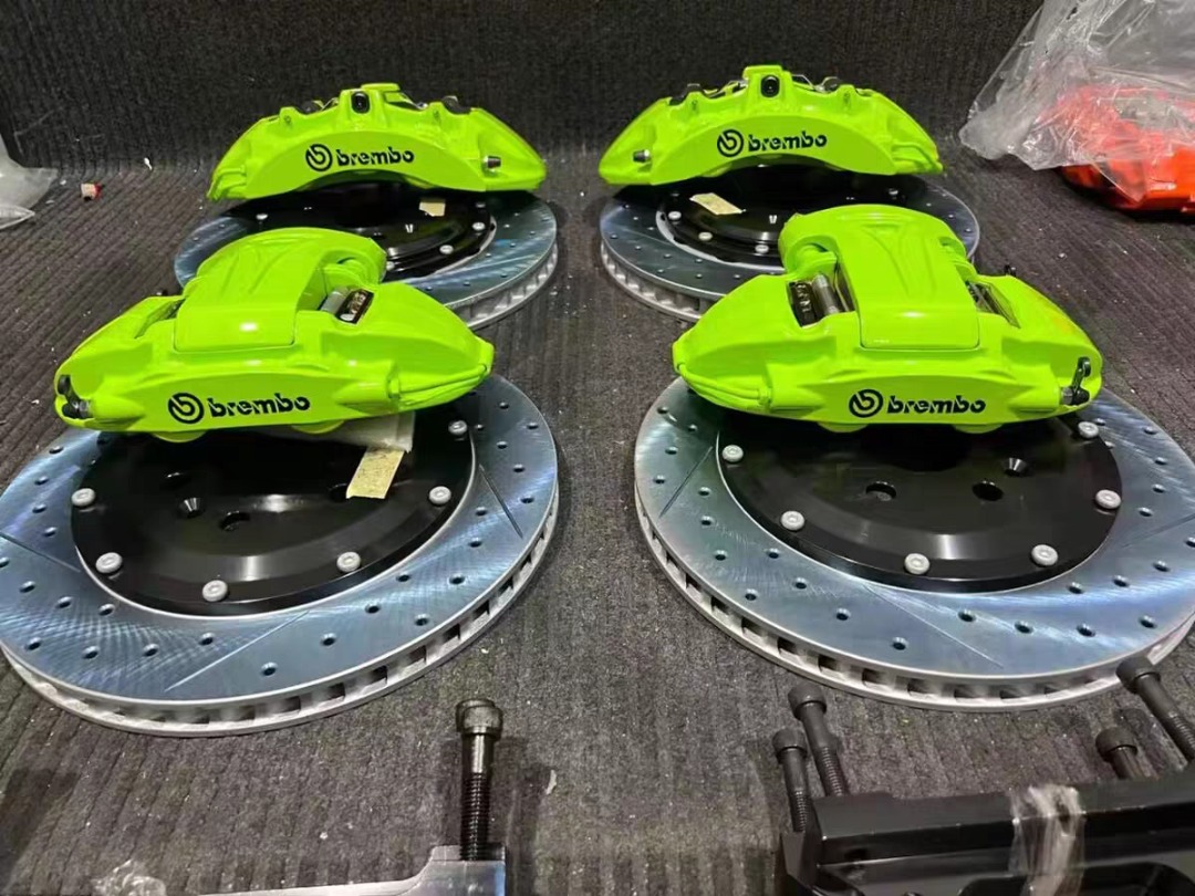 Brembo authentic car modified brake calipers six piston V6 Brembo electronic handbrake ...