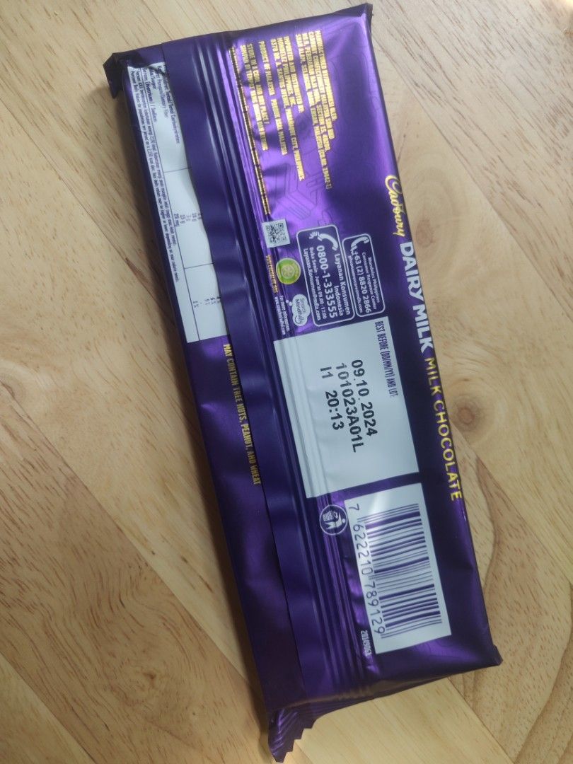 Cadbury Dairy Milk Chocolate 90g bar, Food & Drinks, Packaged & Instant ...