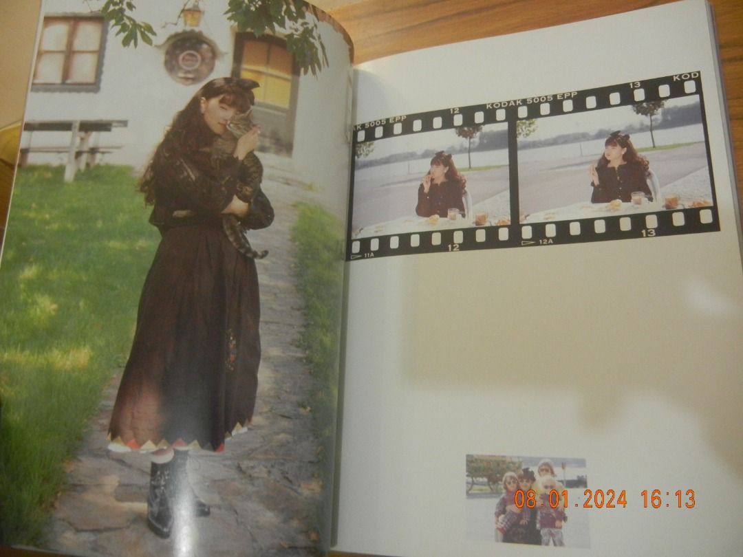 CH280 - 伊能靜 Annie in 奧地利寫真集 - 亂世中的天使 on Carousell