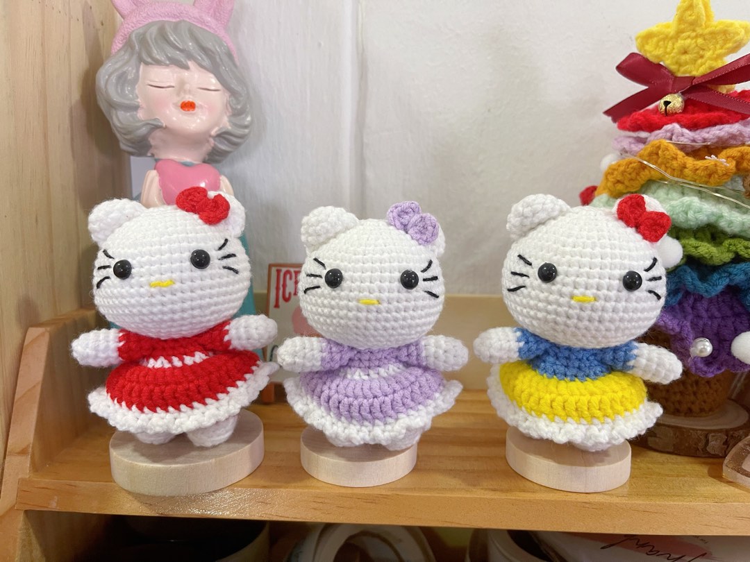 Crochet Hello Kitty keychain, Hobbies & Toys, Stationery & Craft ...