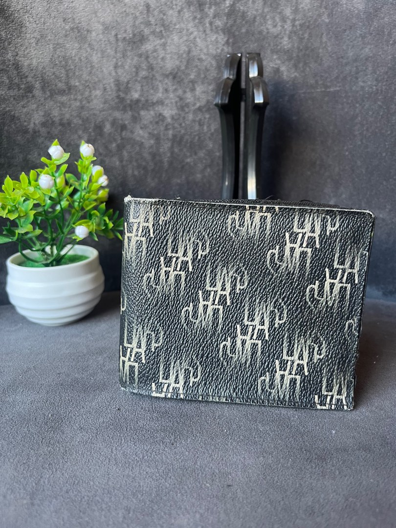 DAKS London Bifold Wallet, Luxury, Bags & Wallets on Carousell