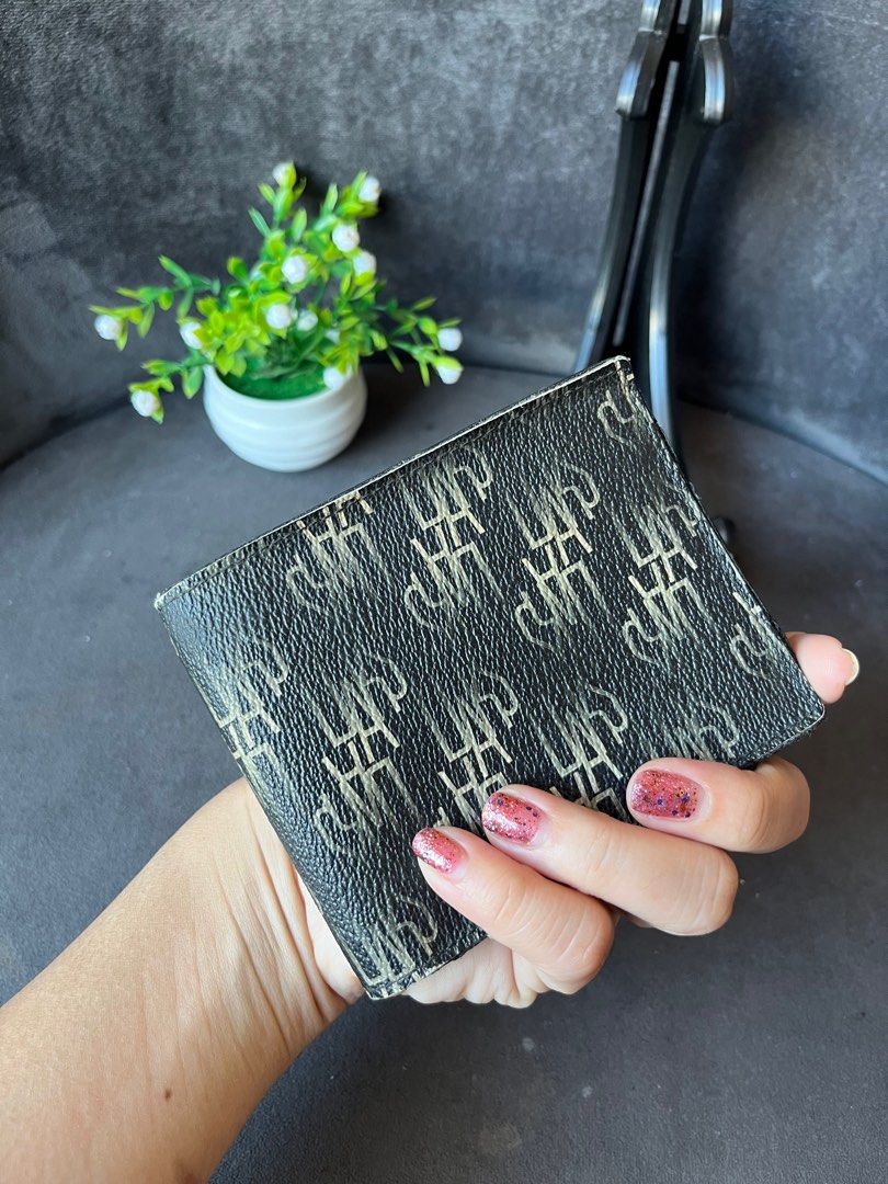 DAKS London Bifold Wallet, Luxury, Bags & Wallets on Carousell