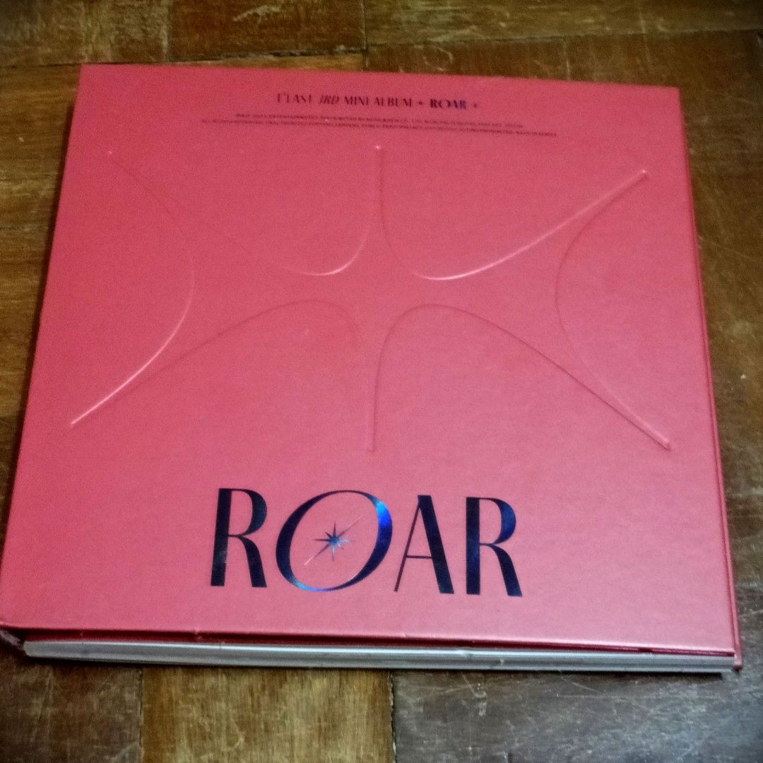 E'LAST - 3rd Mini Album [ROAR], Hobbies & Toys, Music & Media, CDs ...