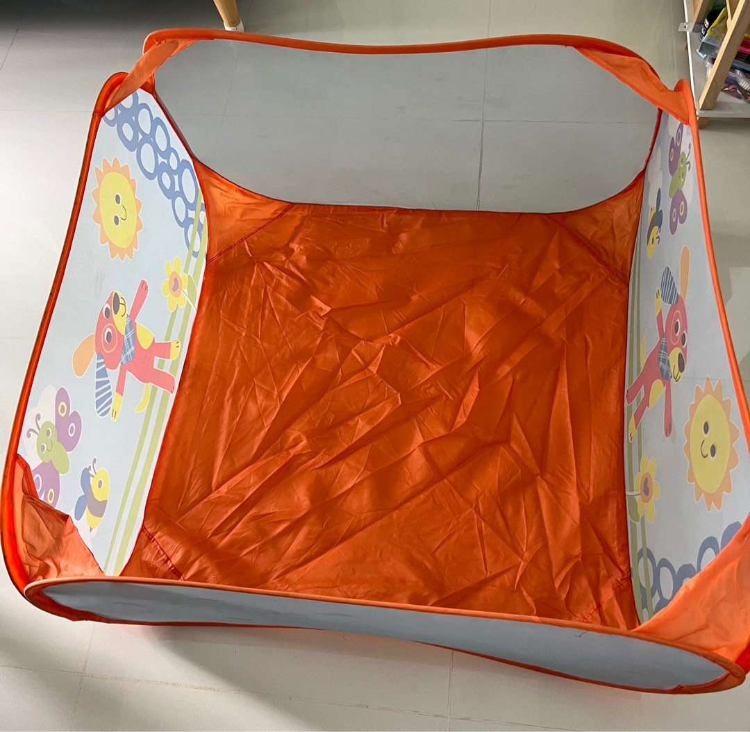 Foldable ball pit with balls, Babies & Kids, Infant Playtime on Carousell