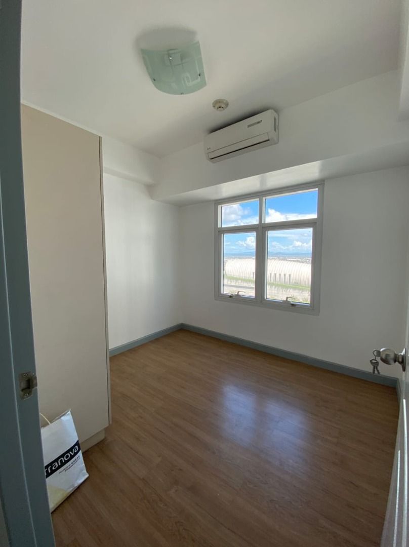 FOR SALE! Corner unit 2BR RED OAK Two Serendra BGC, Property, For Sale, Apartments & Condos on ...