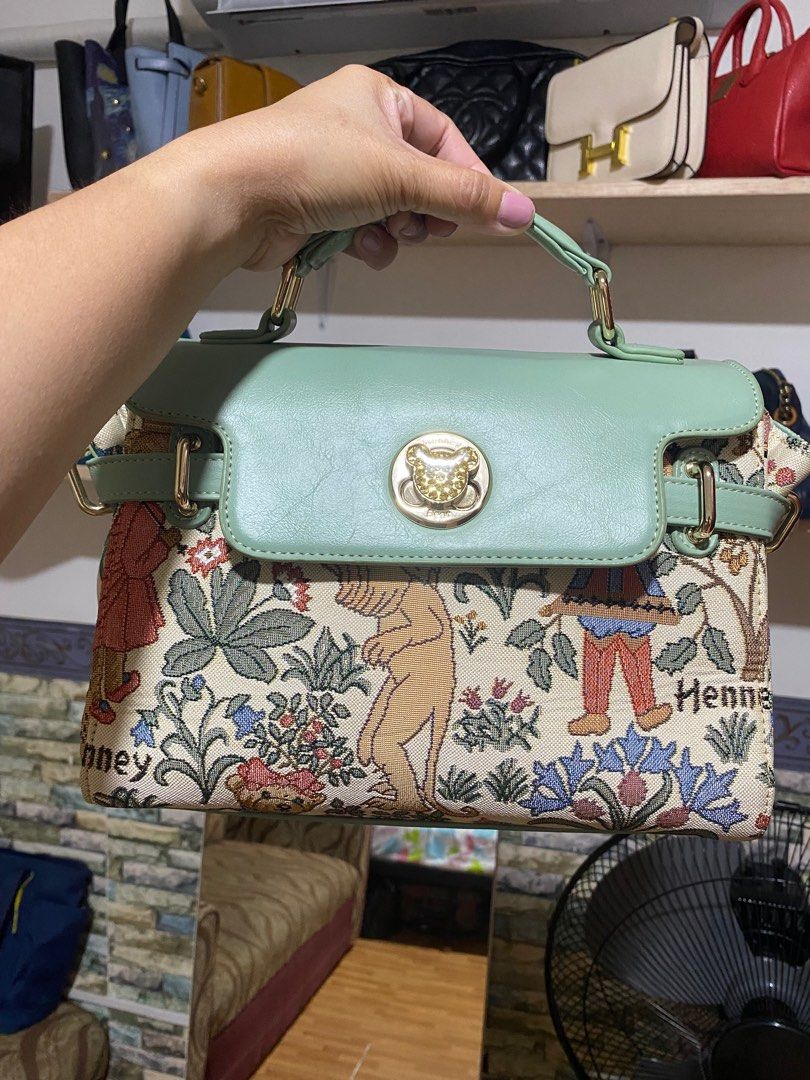 Henney Bear Bag, Women's Fashion, Bags & Wallets, Cross-body Bags on ...