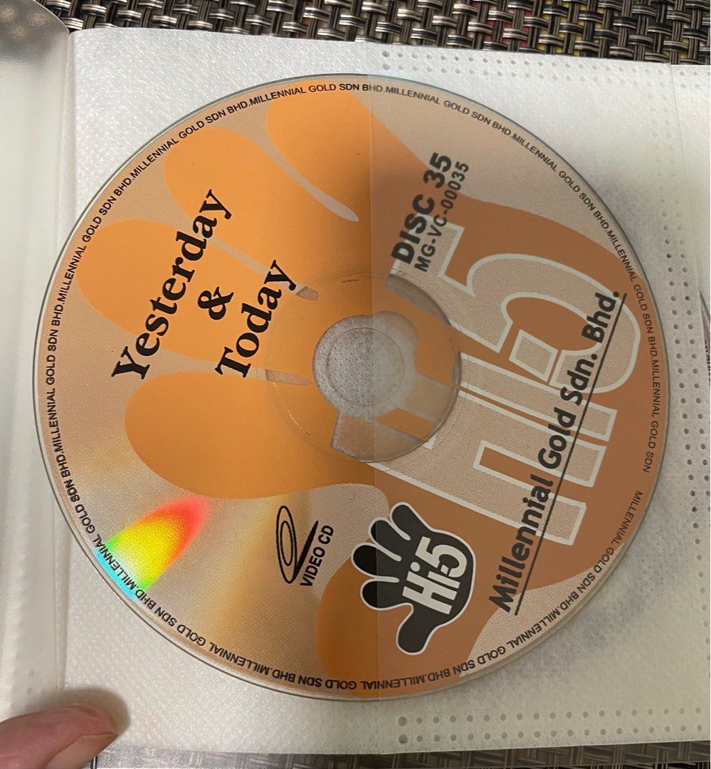 Hi-5 music CD x11 plus CD pockets, Hobbies & Toys, Music & Media, CDs ...