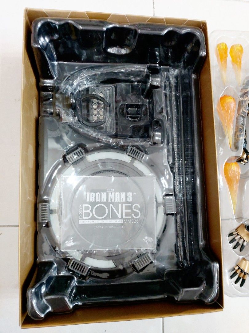 Hot toys iron man 3 mark 41 Bones / Mib just open checking only ...