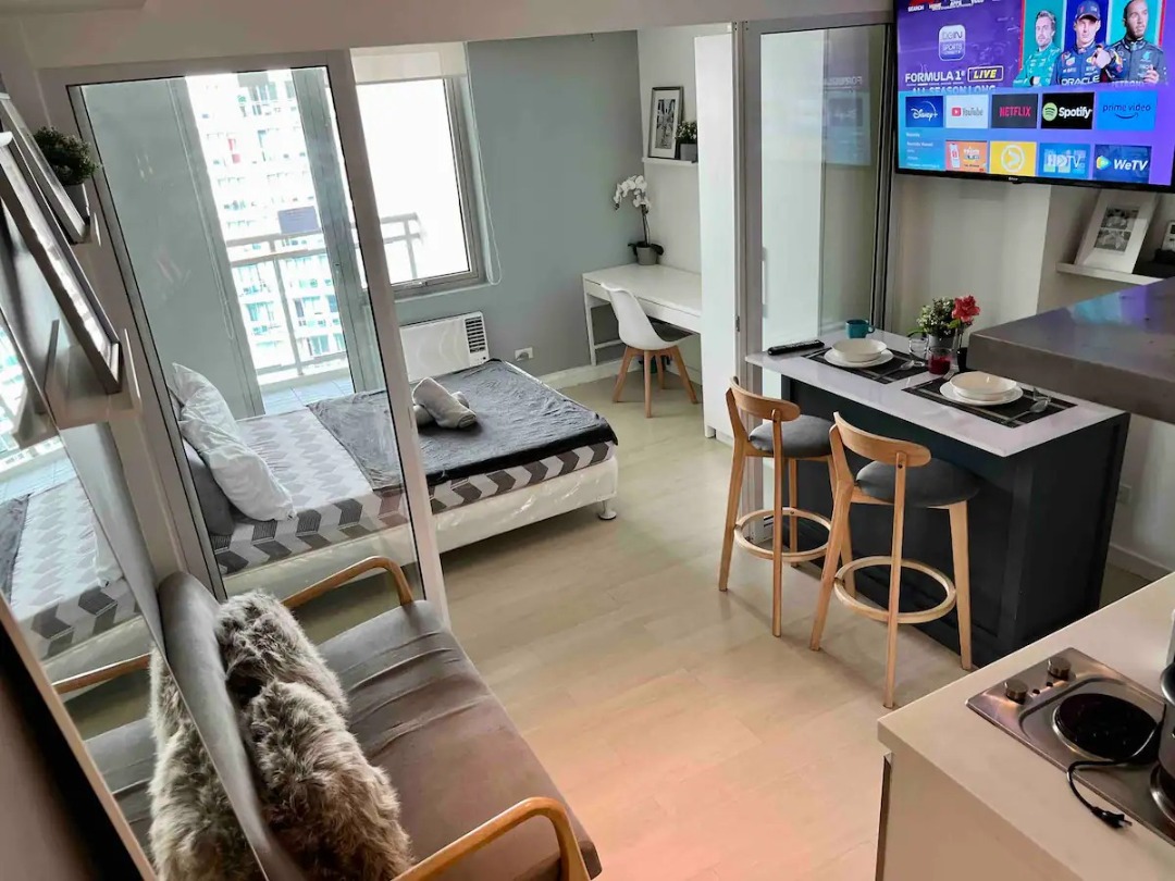 Income Generating Fully Furnished 1 Bedroom Unit in Azure Urban ...