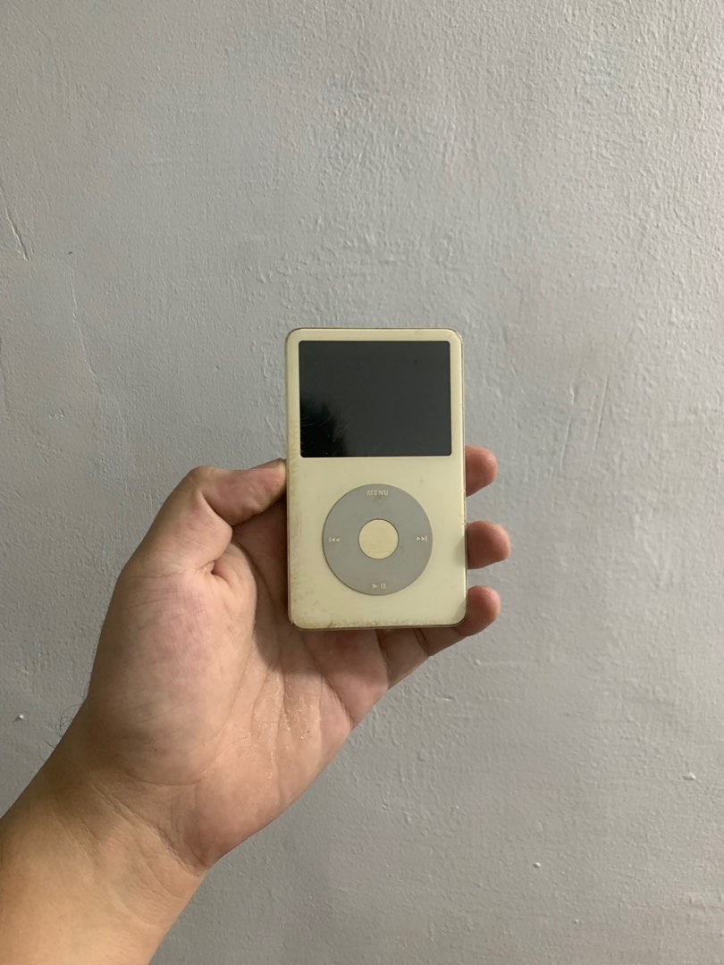 iPod classic 5th gen 30gb, Audio, Portable Audio Accessories on Carousell