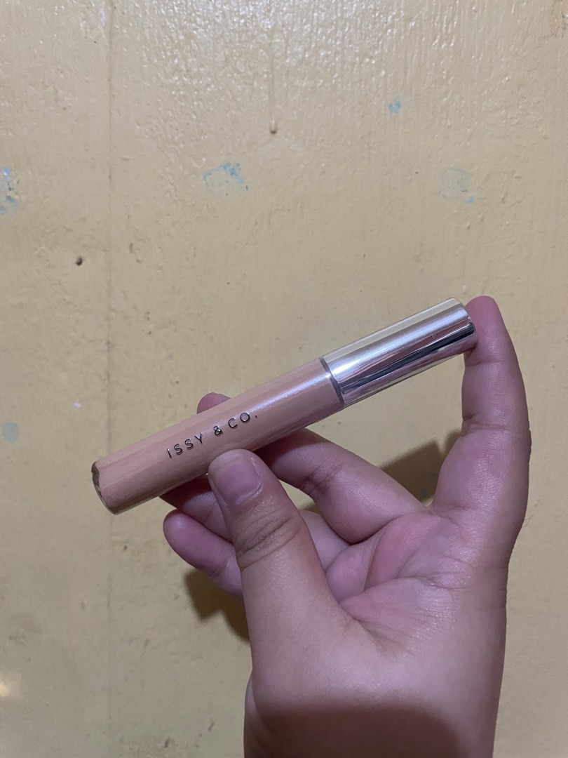 ISSY AND CO CONCEALER IN NM3 (CLASSIC), Beauty & Personal Care, Face ...