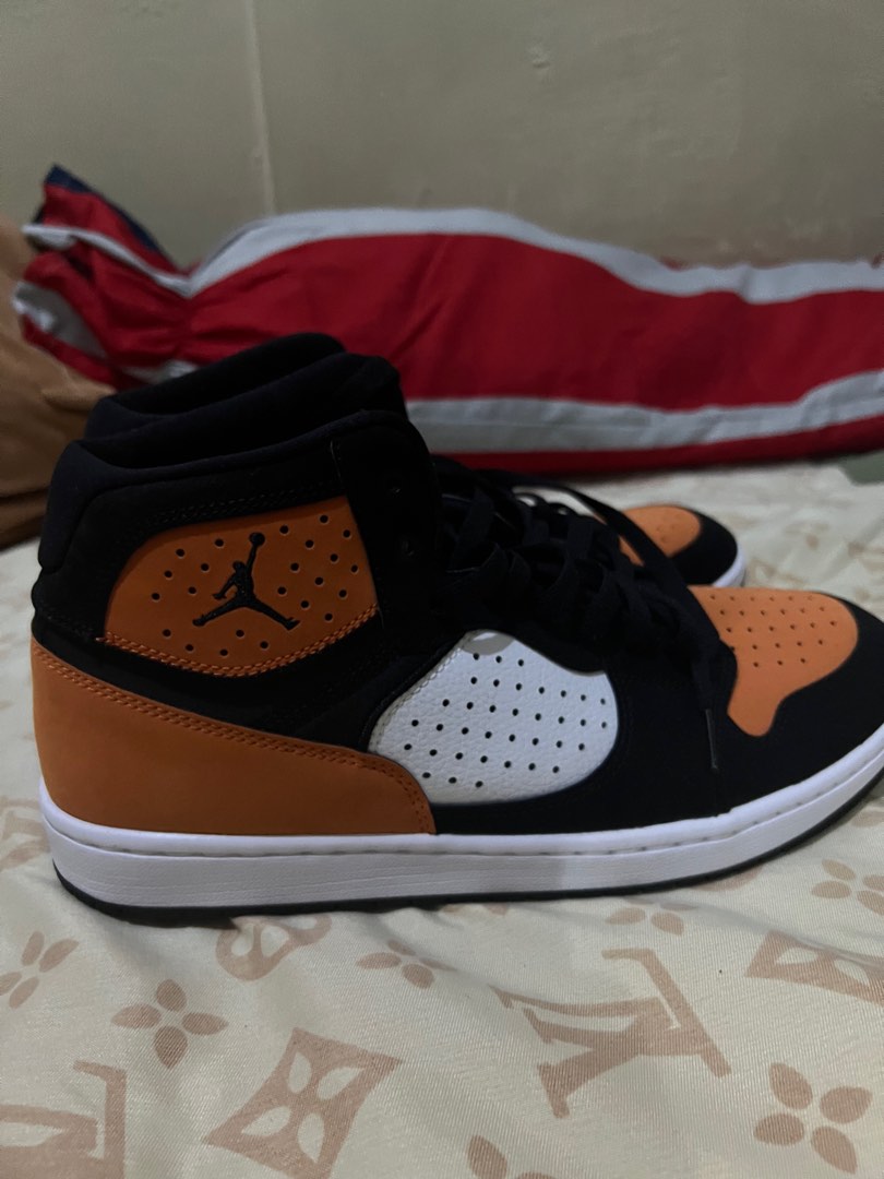Jordan Jumpan, Men's Fashion, Footwear, Sneakers on Carousell
