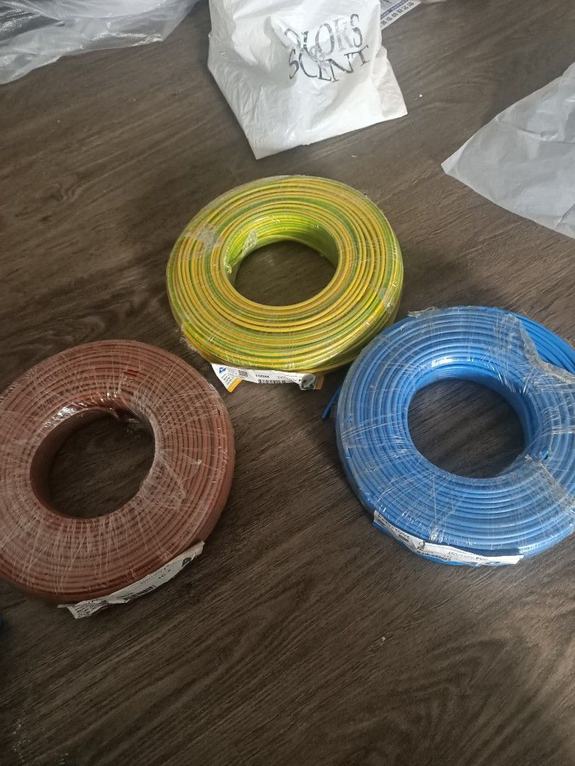 Keystone 4mm PVC wires, TV & Home Appliances, Electrical, Adaptors & Sockets on Carousell