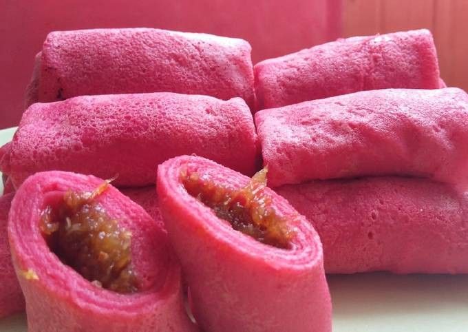 Kue dadar , traditional kue, Food & Drinks, Fresh Produce on Carousell