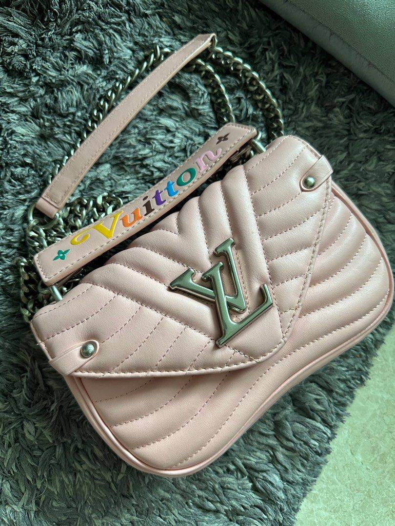 Louis Vuitton New Wave Chain Bag, Women's Fashion, Bags & Wallets ...