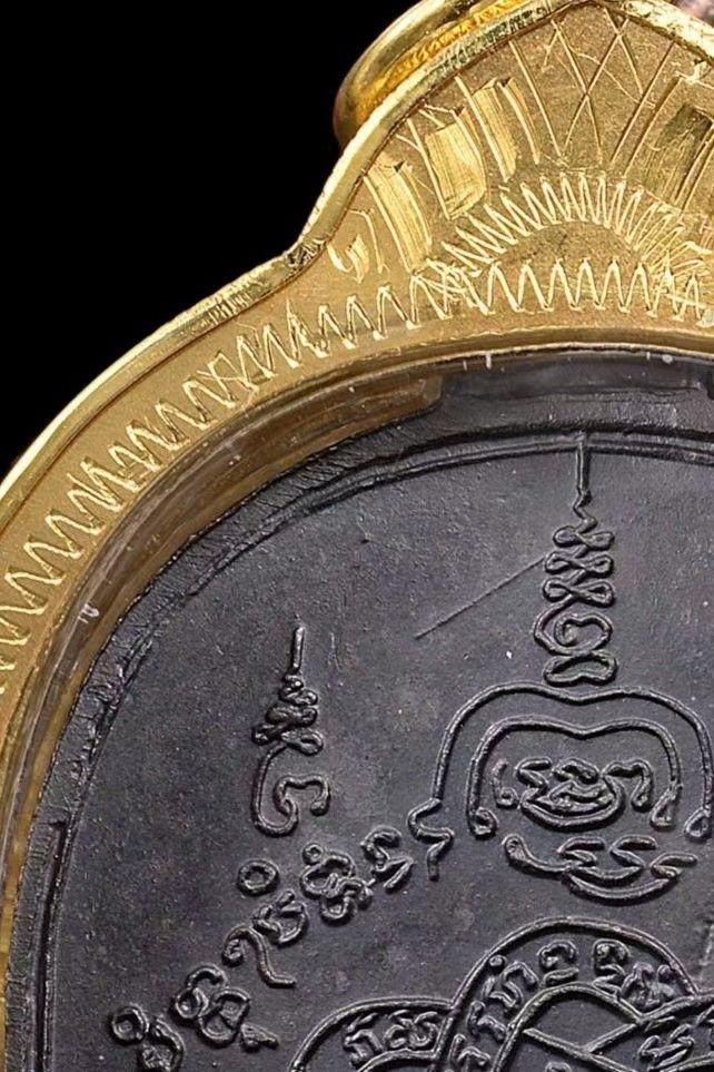 Lp Suk Wat Kalong be2517, Hobbies & Toys, Memorabilia & Collectibles ...