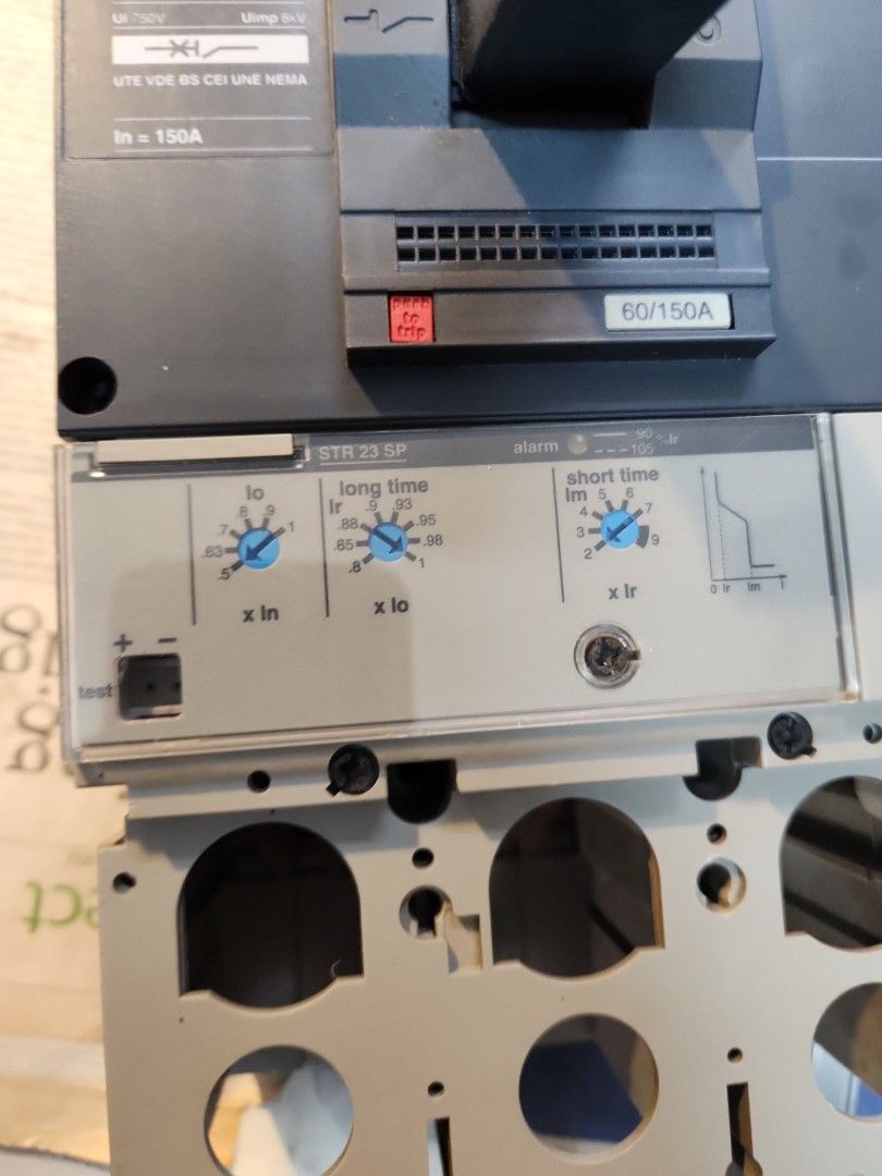 MERLIN GERIN CIRCUIT BREAKER NSJ400N 600V 400A, TV & Home Appliances ...