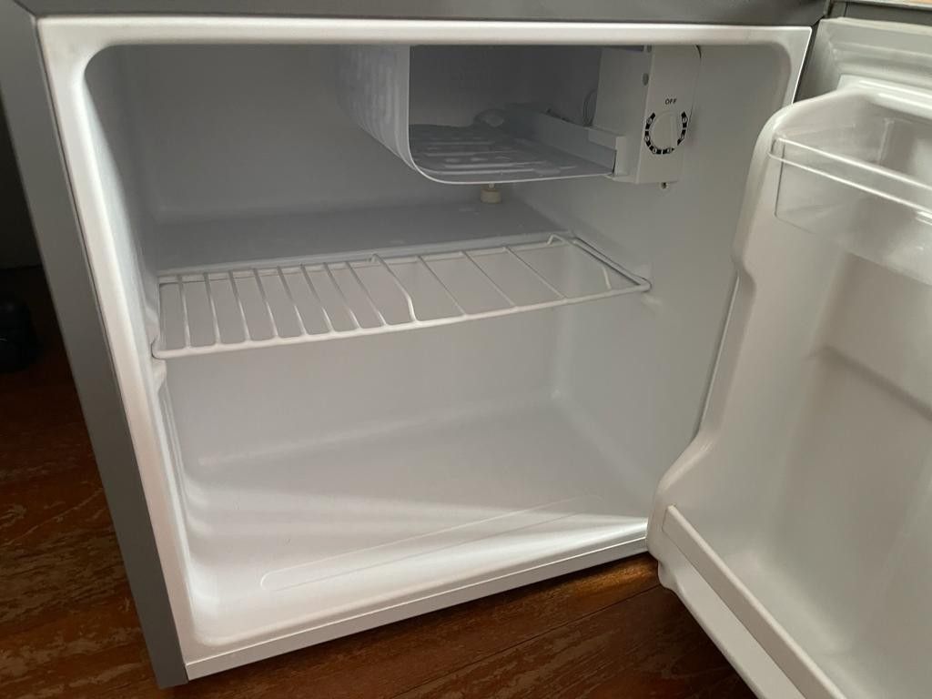 Midea mini fridge., TV & Home Appliances, Kitchen Appliances ...