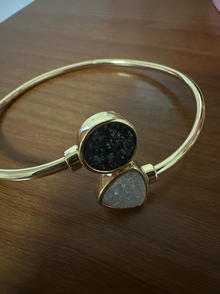 Natural stone bangle, Women's Fashion, Jewelry & Organisers, Bracelets ...