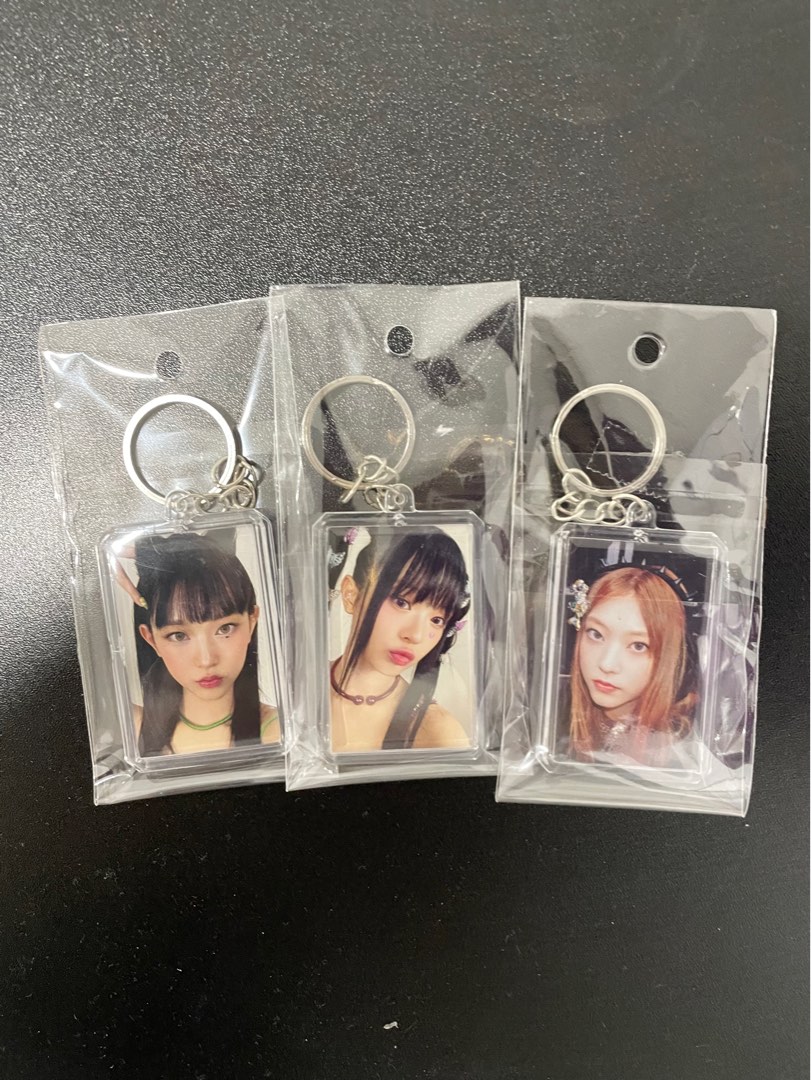 NewJeans Haerin/Hanni Keychain, Hobbies & Toys, Memorabilia ...