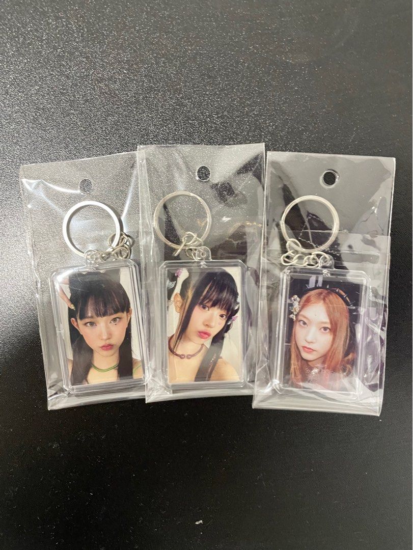 NewJeans Haerin/Hanni Keychain, Hobbies & Toys, Memorabilia ...