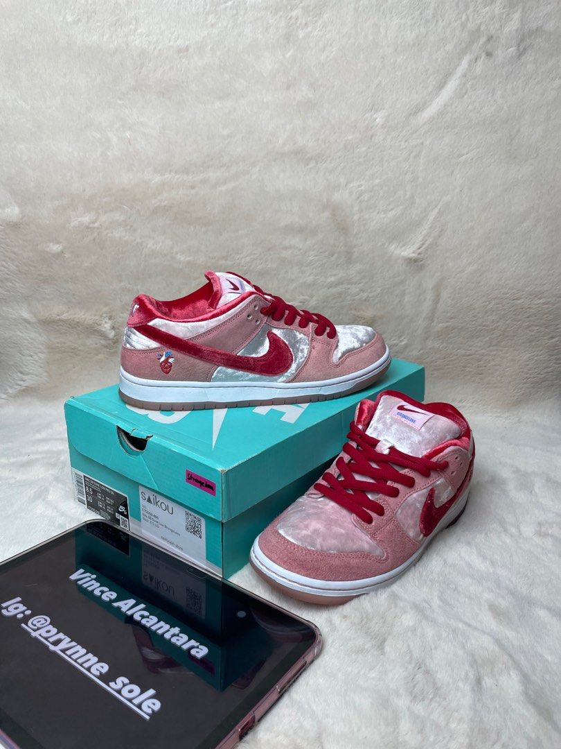 Nike Sb Dunk Low Strange Love, Men's Fashion, Footwear, Sneakers on ...
