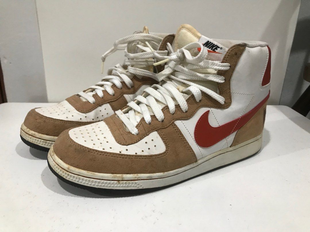 Nike Shoe, Men's Fashion, Footwear, Sneakers on Carousell
