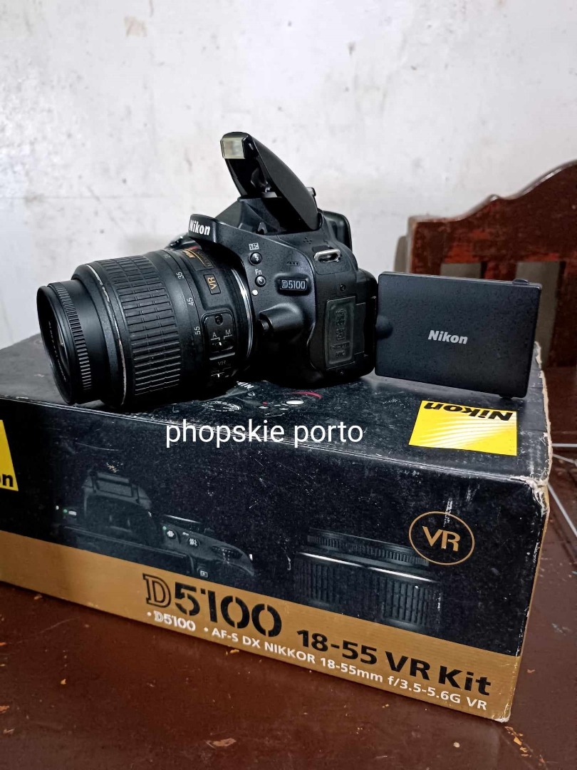 Nikon DSLR D5100 with kit lens good for vlogging articulating screen ...