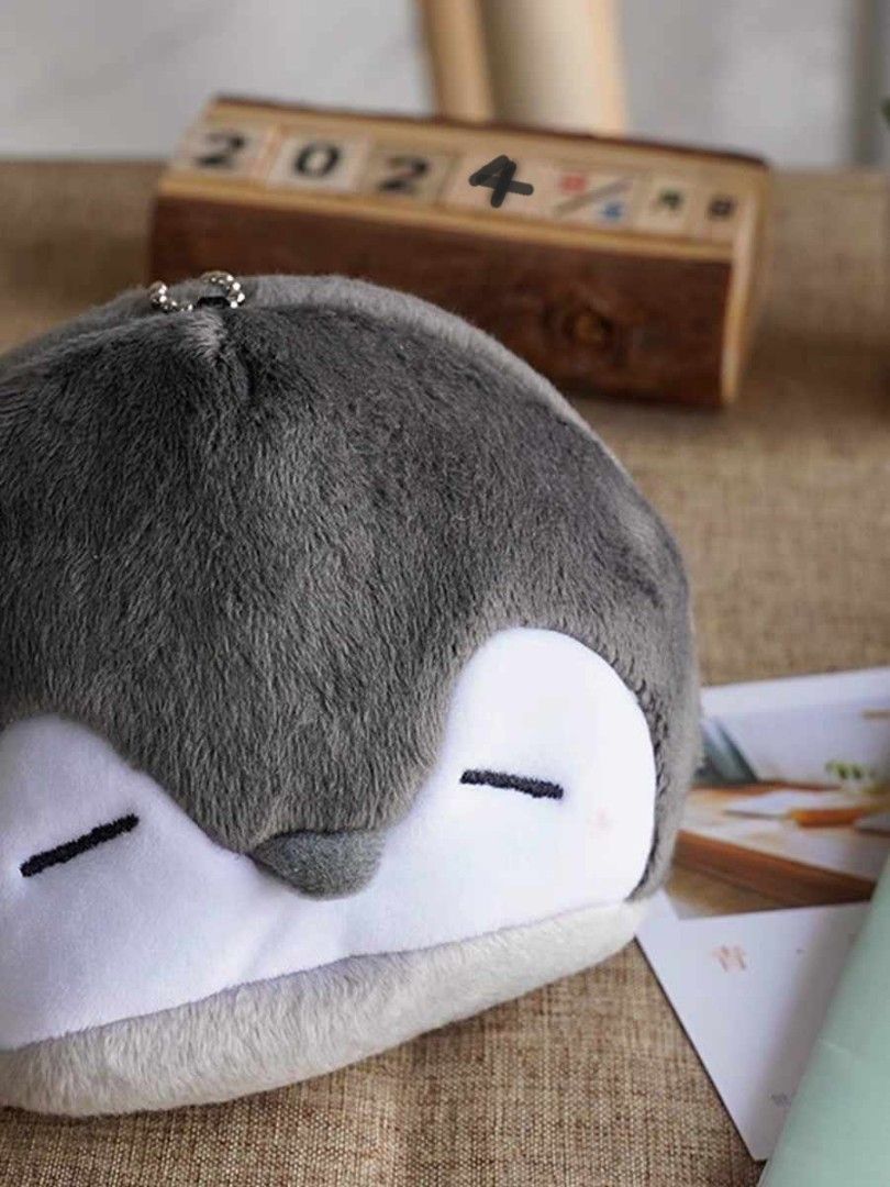 Popmart display keychain Penguin storage bag, pouch Ariel and Snow ...