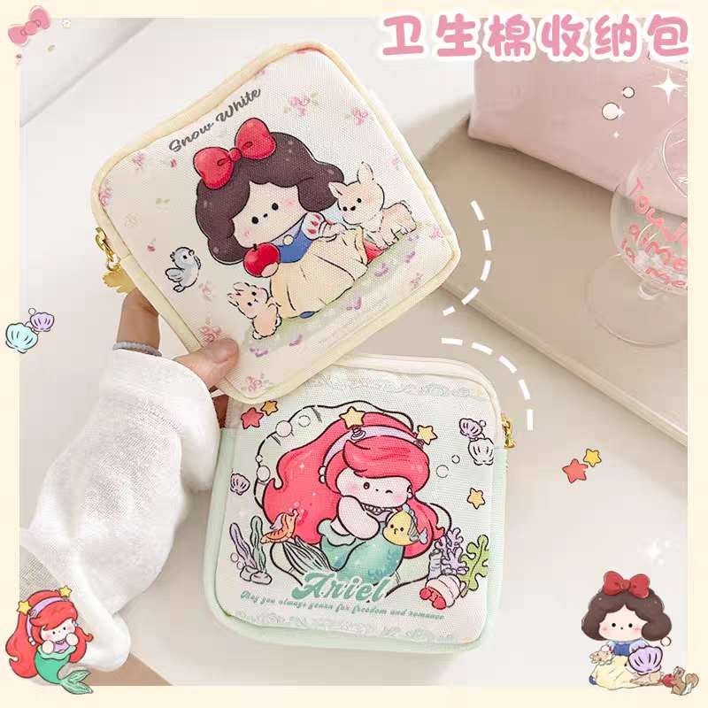 Popmart display keychain Penguin storage bag, pouch Ariel and Snow ...