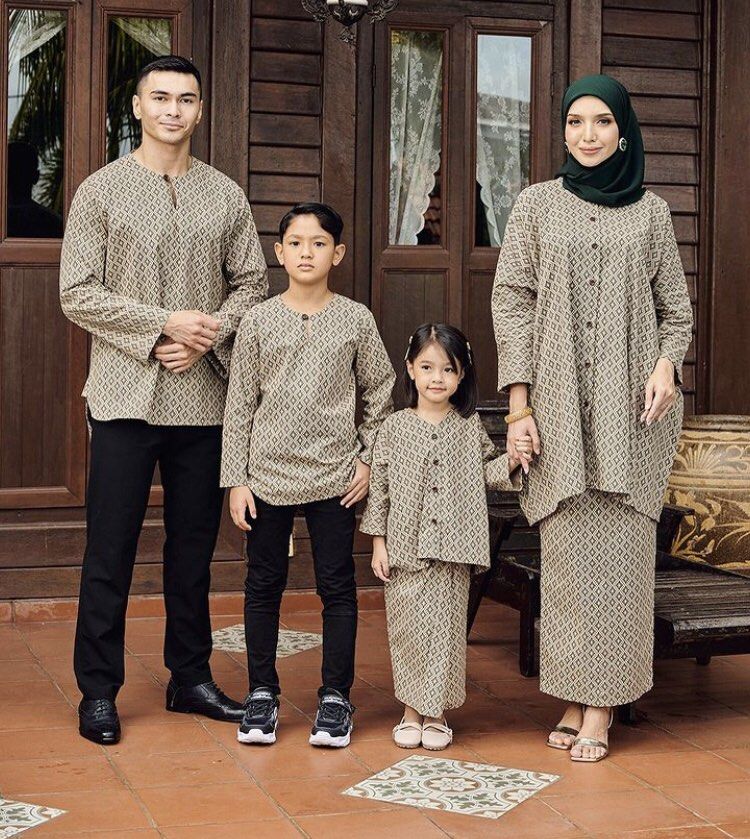 Preorder baju raya 2024, Women's Fashion, Muslimah Fashion, Baju Kurung ...