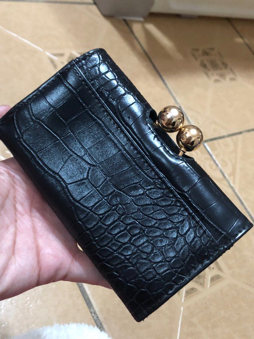 Primark Bifold wallet, Women's Fashion, Bags & Wallets, Wallets & Card ...