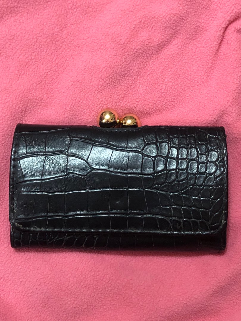 Primark Bifold wallet, Women's Fashion, Bags & Wallets, Wallets & Card ...