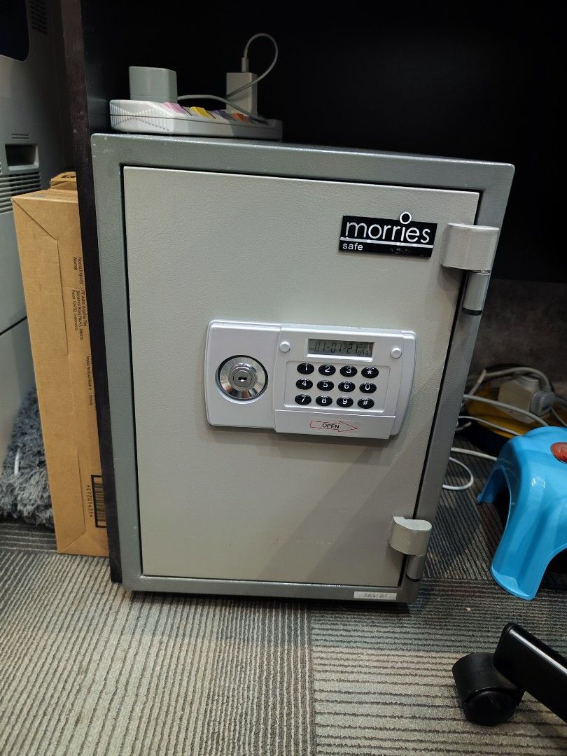 Safe Box, Furniture & Home Living, Security & Locks, Safe on Carousell