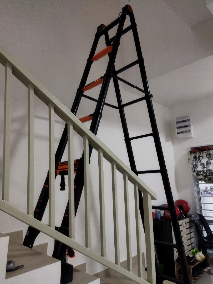 Telescopic ladder untuk sewa, Furniture & Home Living, Home Improvement ...