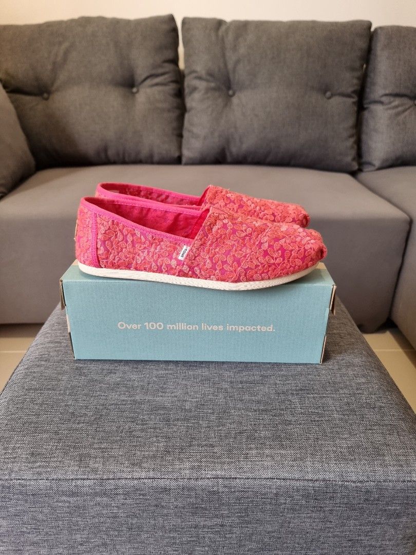 TOMS For Sale, Women's Fashion, Footwear, Sneakers on Carousell