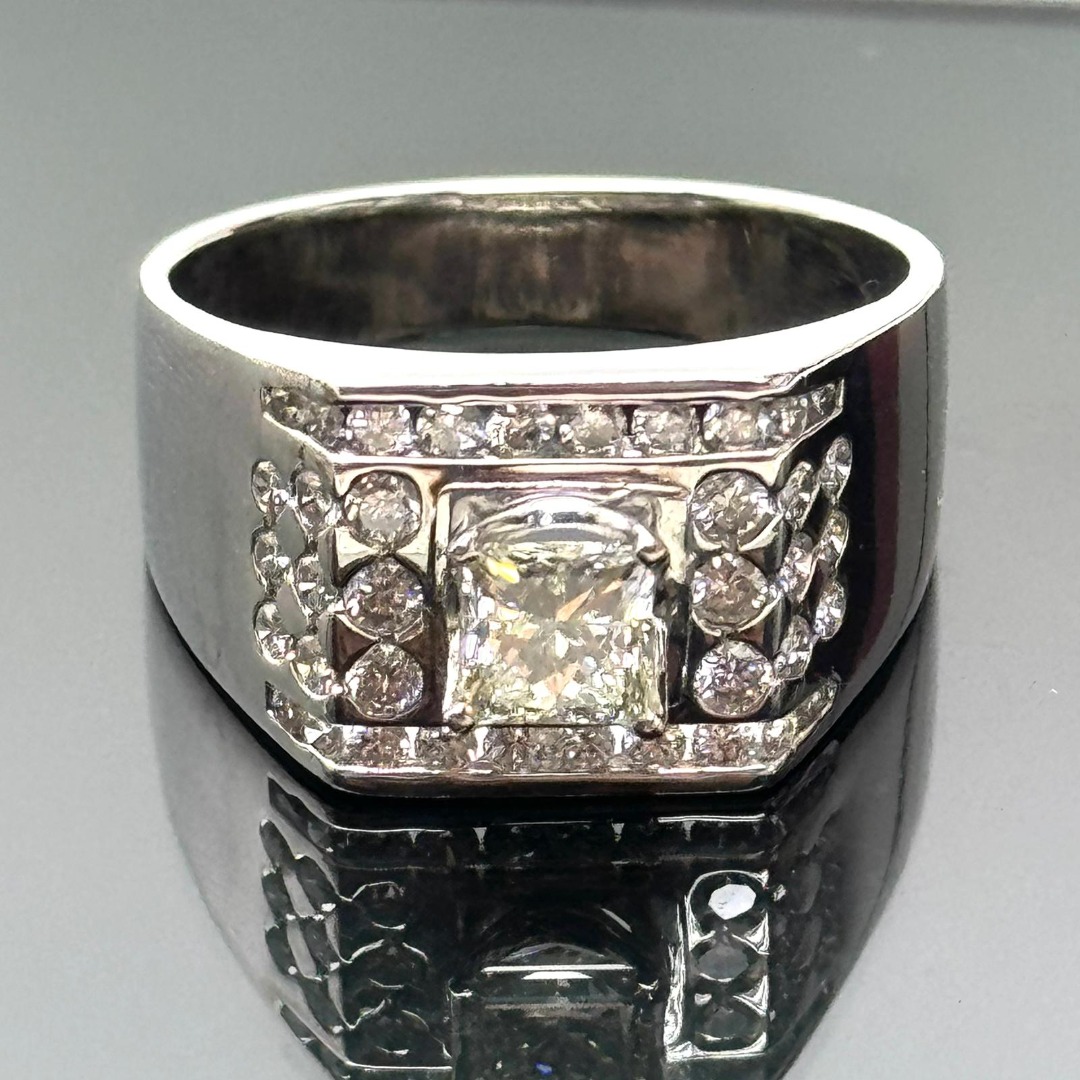 TP-18KWG Diamond Ring, Women's Fashion, Jewelry & Organisers, Rings on ...