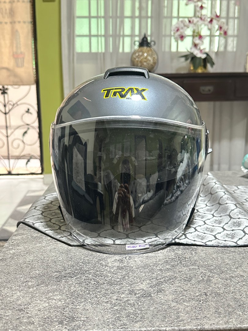 TRAX HELMET, Motorcycles, Motorcycle Accessories on Carousell
