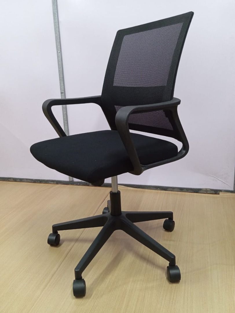 used office chair, Furniture & Home Living, Furniture, Chairs on Carousell
